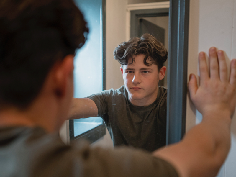 Young Adult and Teen Dissociative Disorders Treatment | Charlie Health