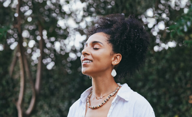 How to Help Someone Having a Panic Attack, According to Therapists ...
